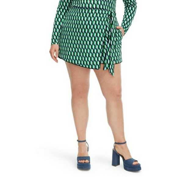 Diane Von Furstenberg | Shorts | Dvf For Target Womens Side Wrap Arrow ...
